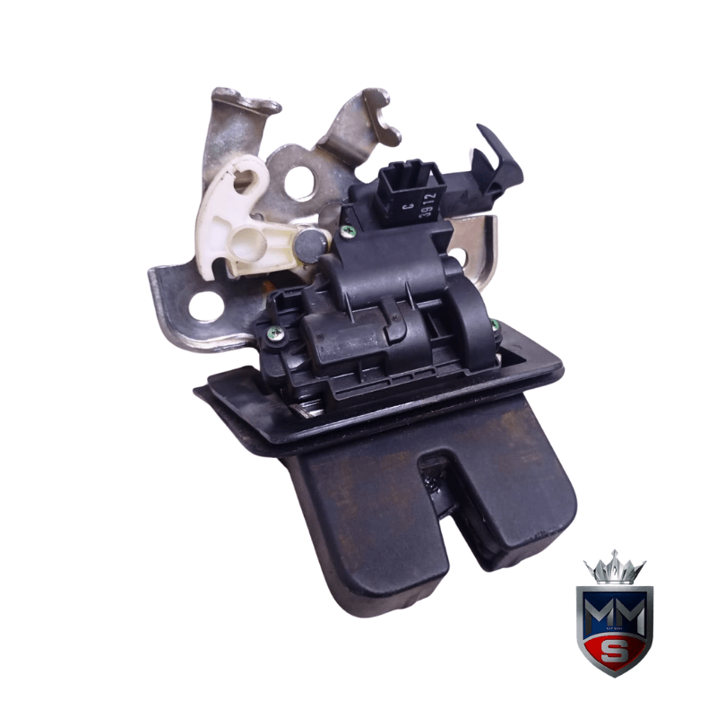 Audi A3 8V boot lock – Used | Majestic Motor Spares